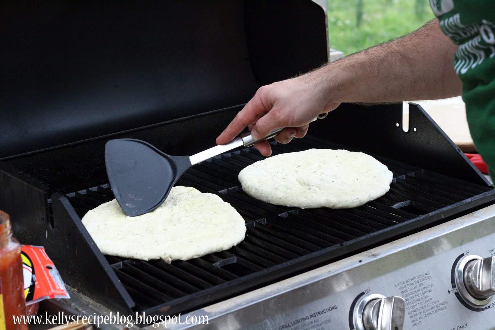 Kelly's Favorite Recipes: Homemade Grilled Pizza