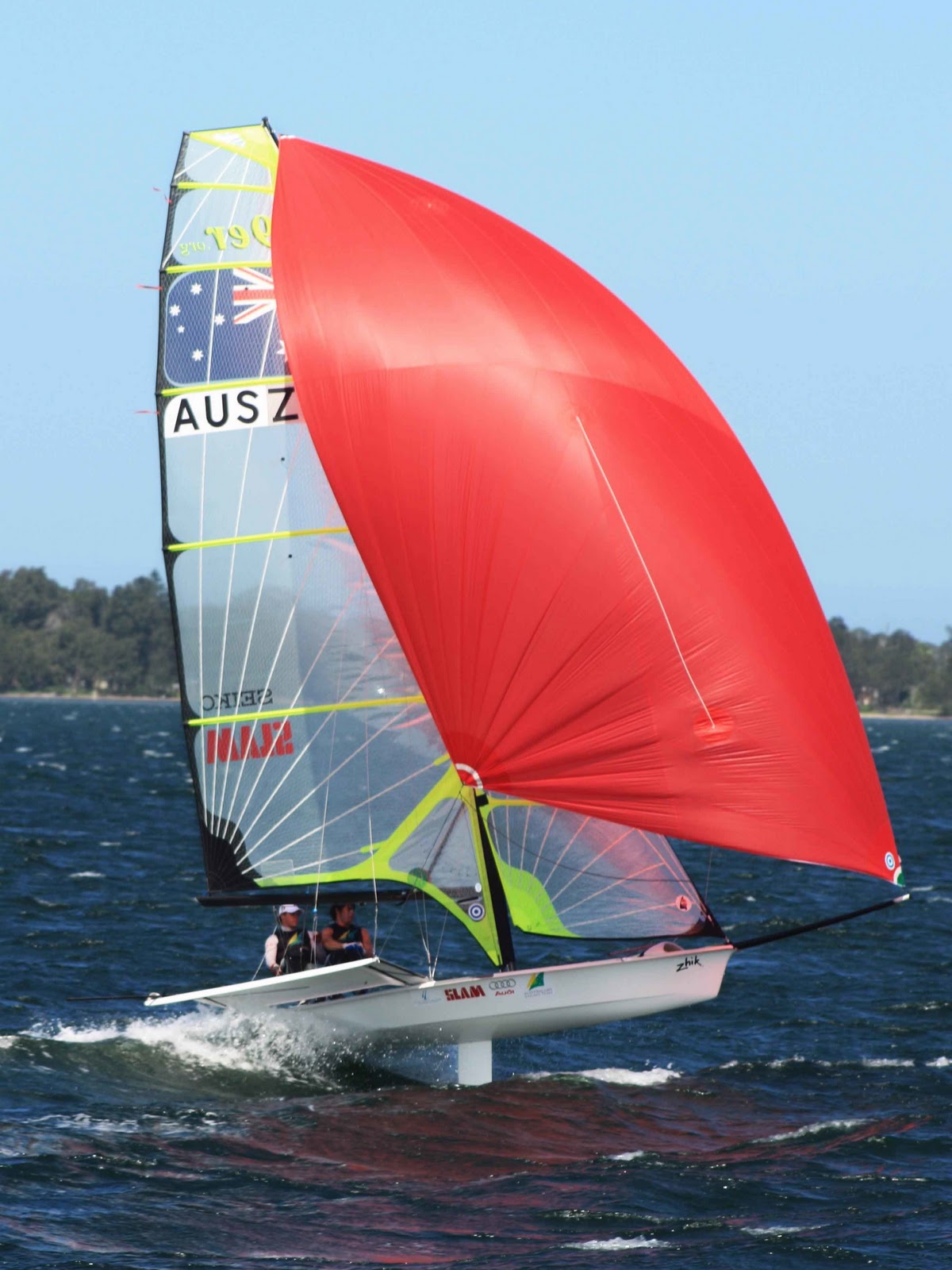 ReadyAboutYachting: Aussies Rock the Kiwi Boat - Outteridge/Jensen ...