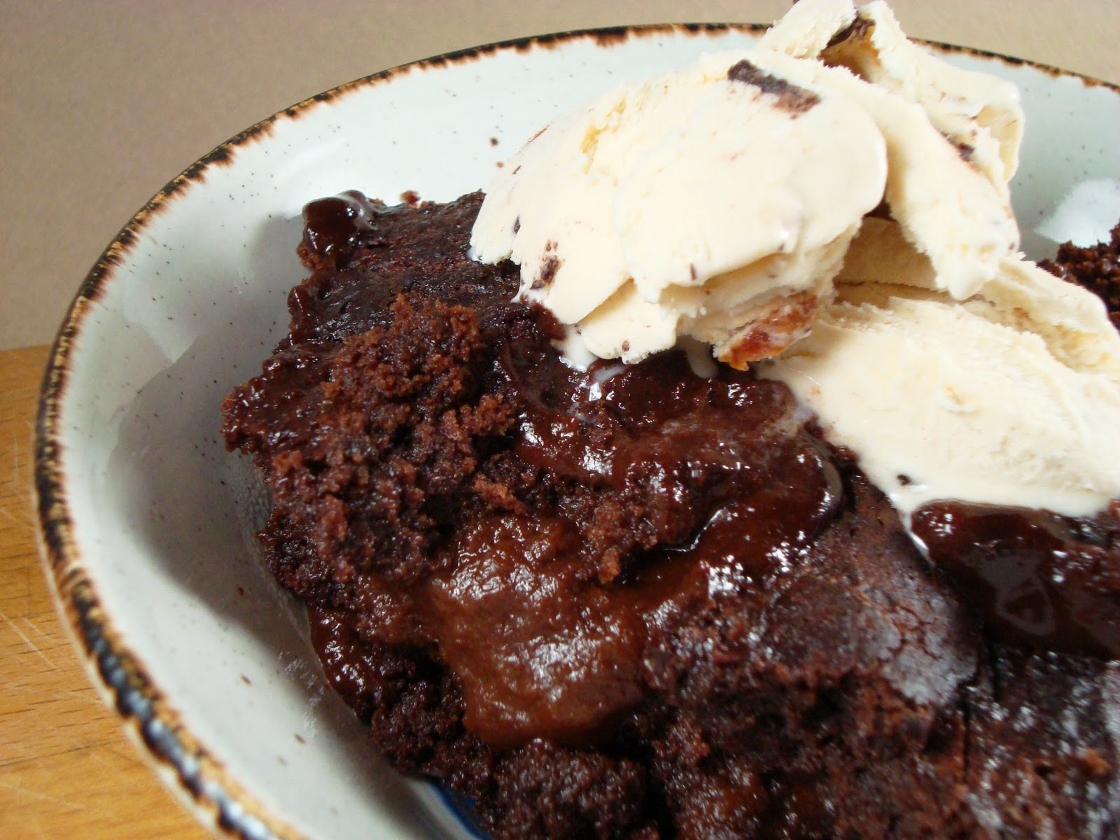 A Welcoming Heart: Cake Mix Recipes: Molten Chocolate Pudding Cake