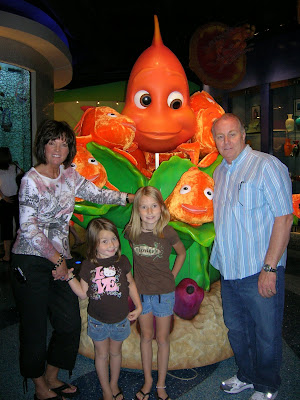 this is crowded happiness: The Georgia Aquarium