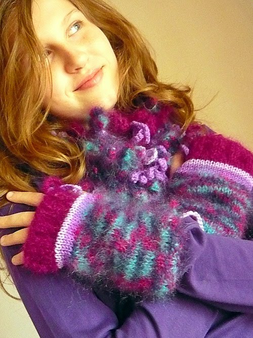 Hainute Colorate...: Fulare si manusi tricotate manual