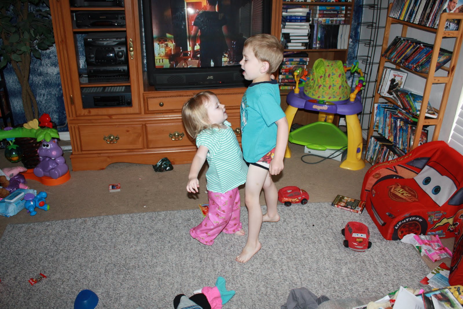 Joshua and Lisa Stewart: belly bumping