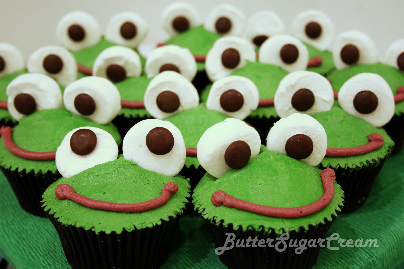 ButterSugarCream - Cupcakes and Delectables by Gerry: Frogs are ...