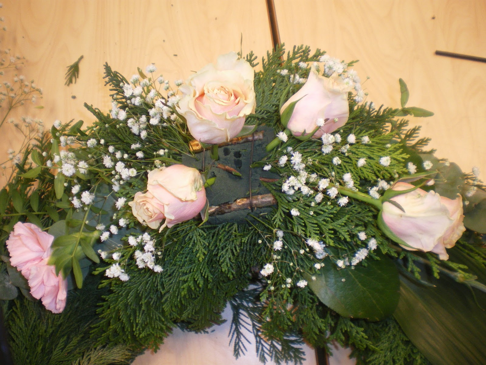 Inger Kristine's blomsterblogg: Grav krans