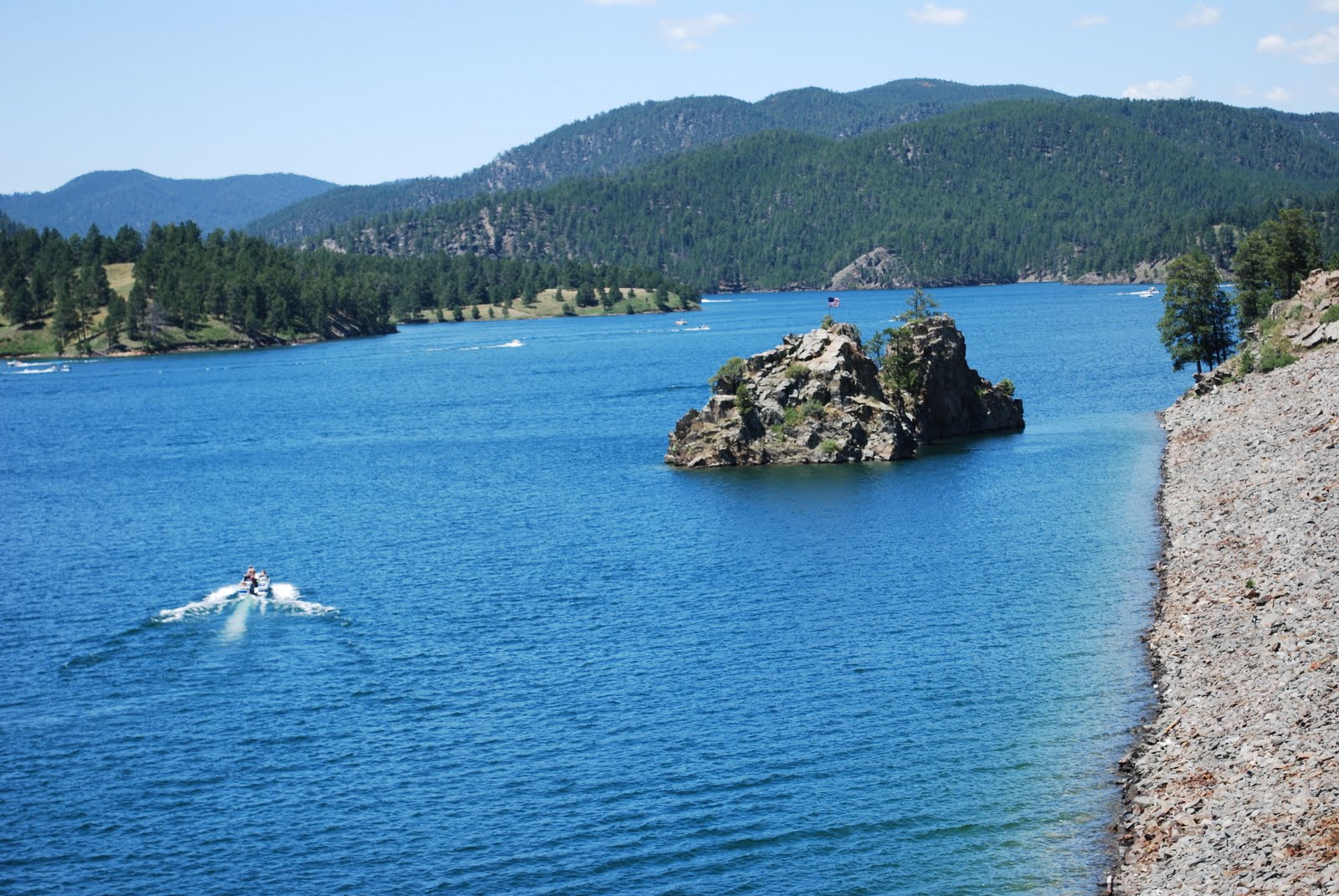 Wright's TrailsEnd: Pactola Lake and Mount Rushmore