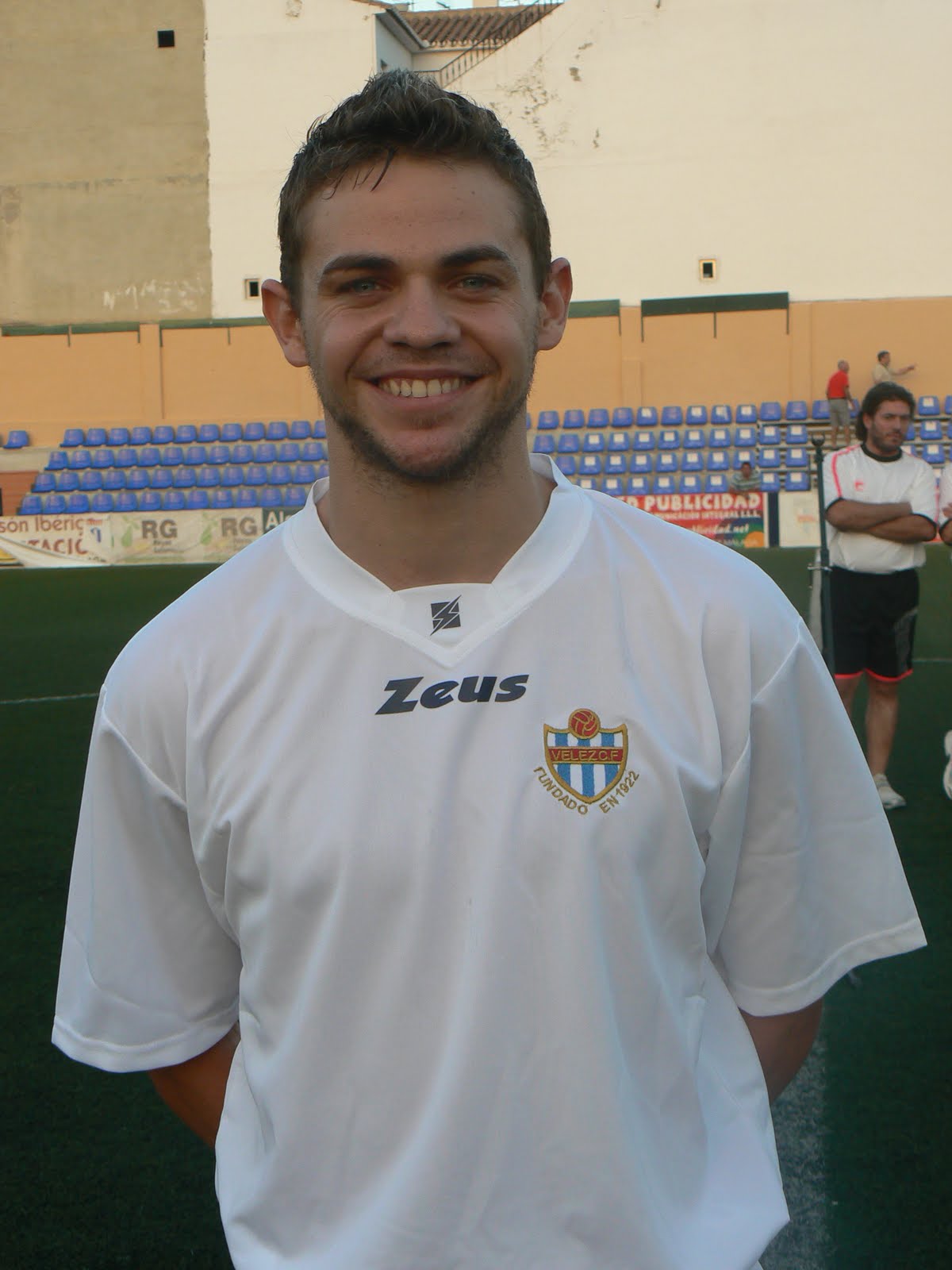 DEPORTEVISION: ESTE ES EL NUEVO VÉLEZ 2010-2011,