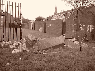 Belfast Revisited - A Moment In Time - Kids - The Crazy Life: Falls ...