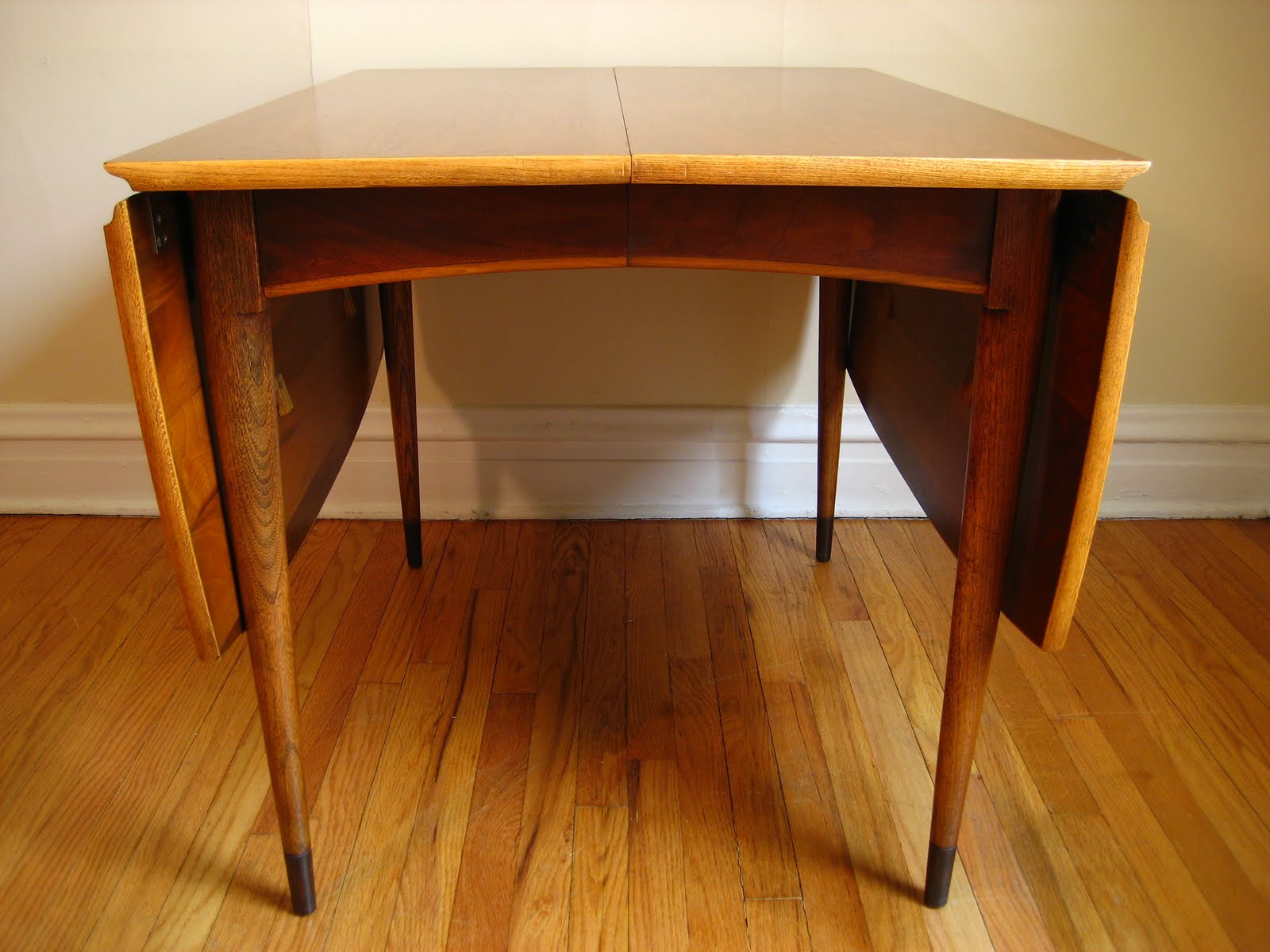 flatout design: Lane Acclaim Dining Table