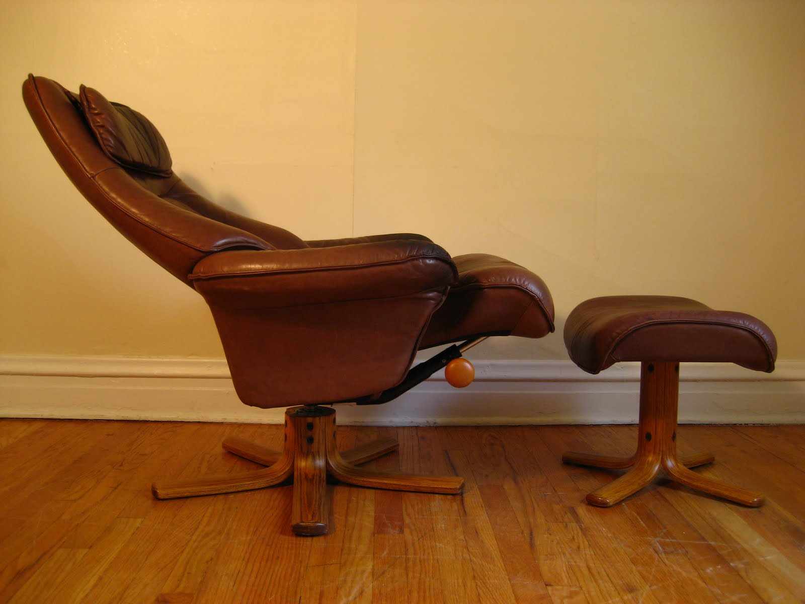 flatout design: Norwegian Lounge Chair