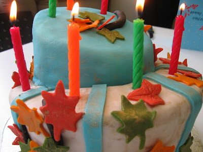 A la table!: Magnifique gâteau de fête!