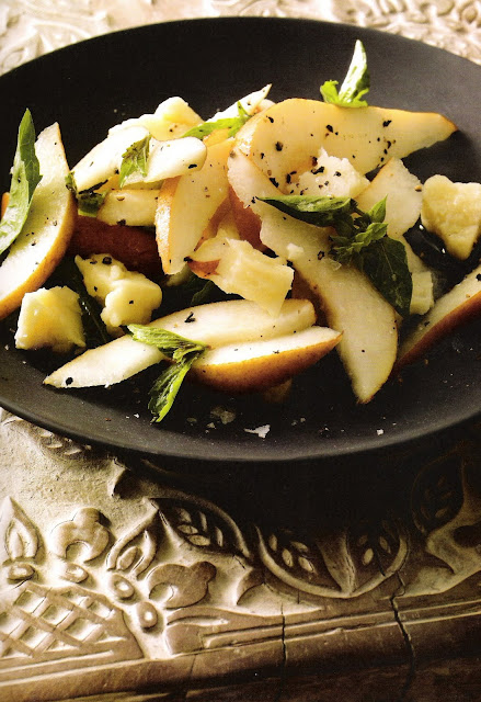 linenandlavender.blogspot.com: Pear, Basil and Pecorino Toscano Salad