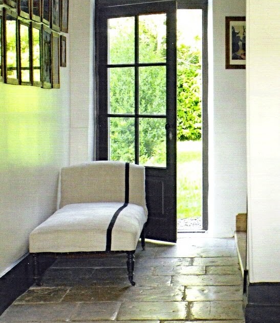 linenandlavender.blogspot.com: Design Daily - foyer, striped linen chaise