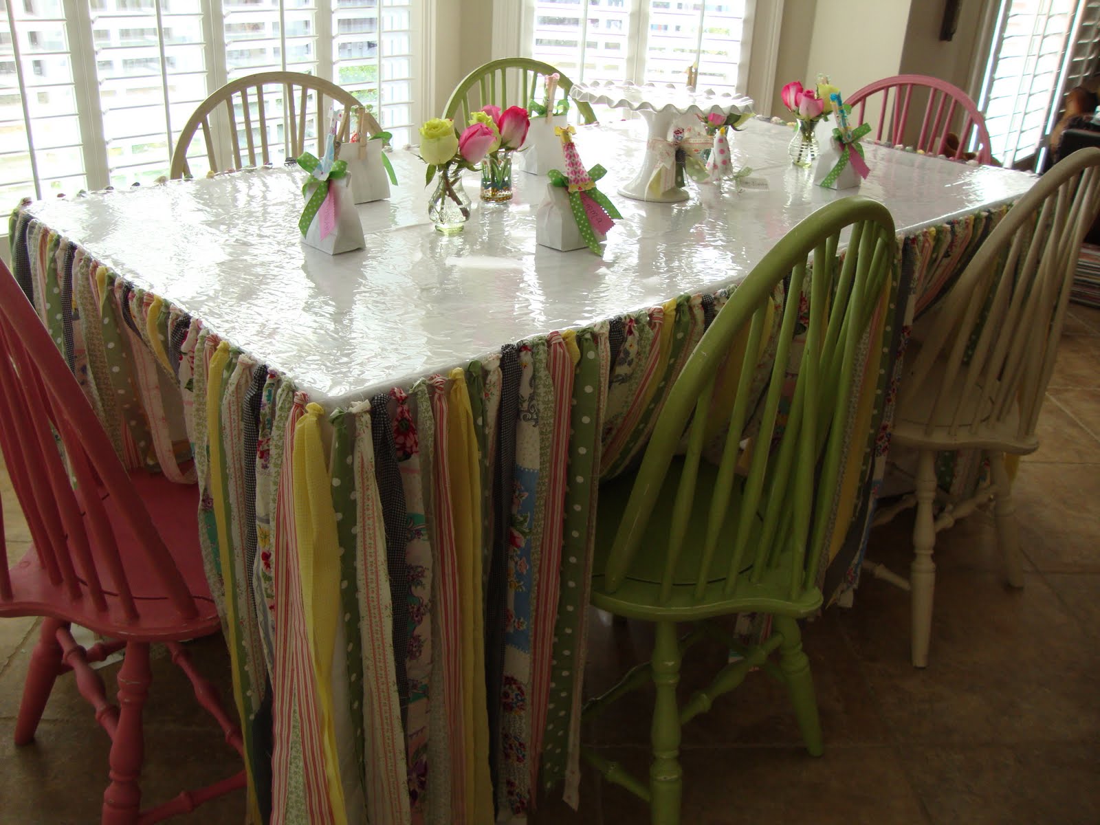 A pocket full of posies...: Dressing the table...a tutorial