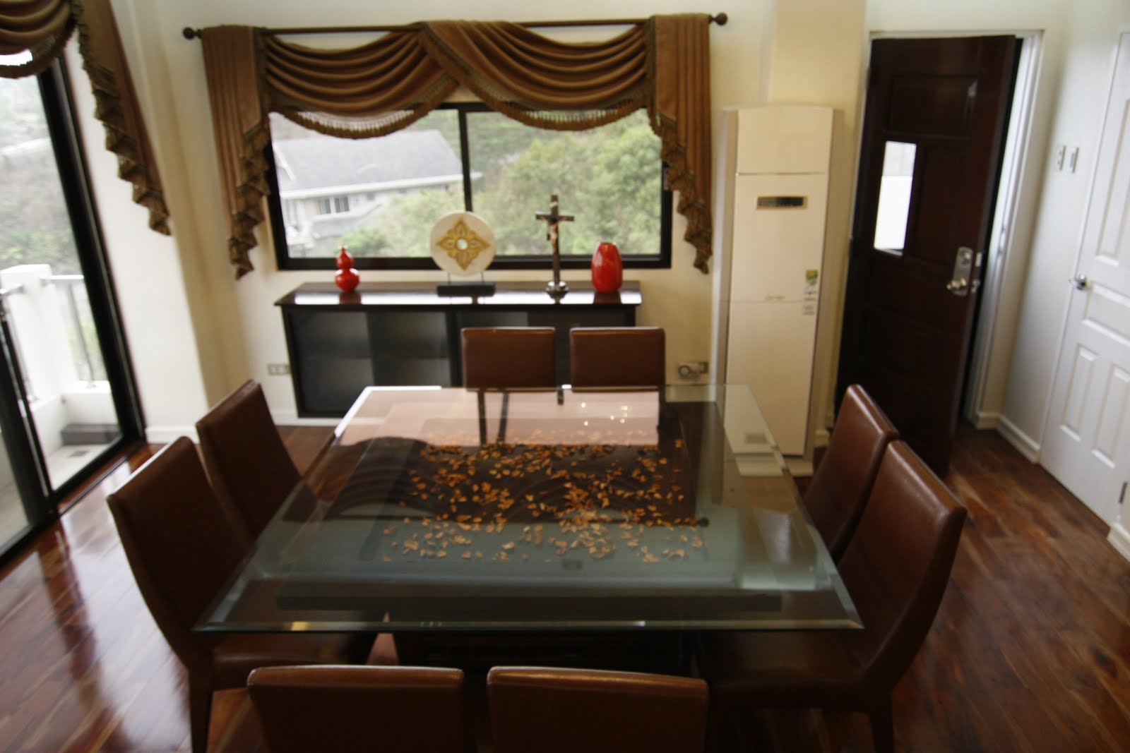 A House For Sale: Living room, Receiving room,Dining room @ Main Ground