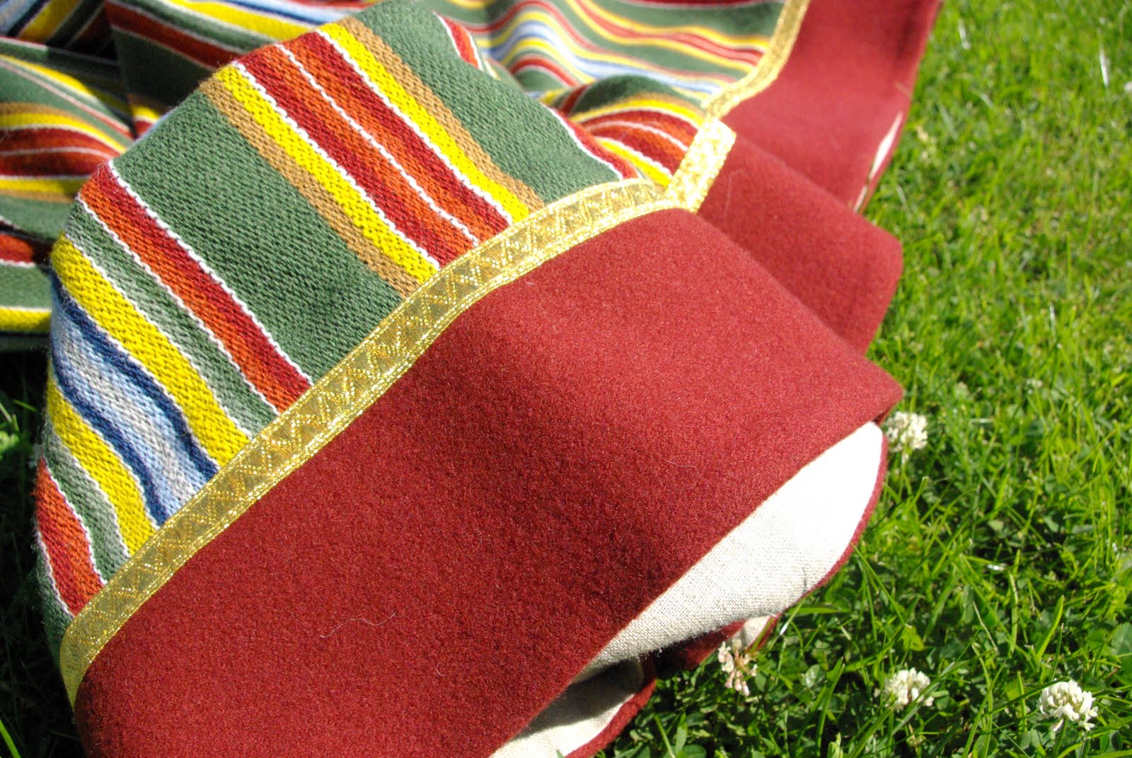 Miuksmäuks: Rahvariided