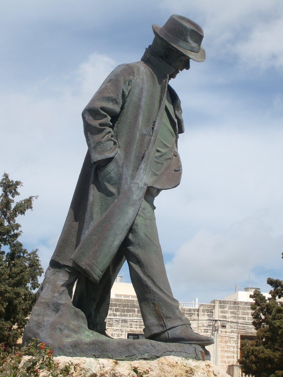 Dr Tony Shaw: Ġużè Ellul Mercer, Dingli, Malta