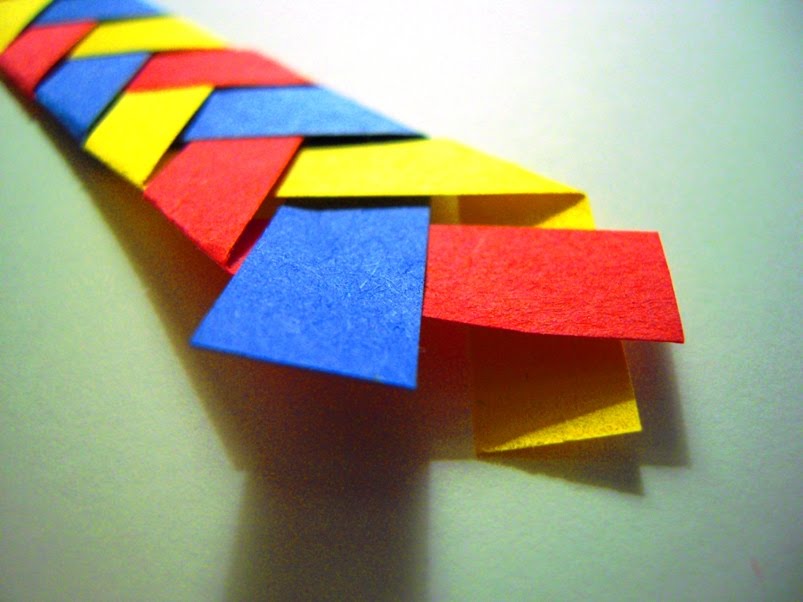 Caleb and Emily Designs: Paper Braiding