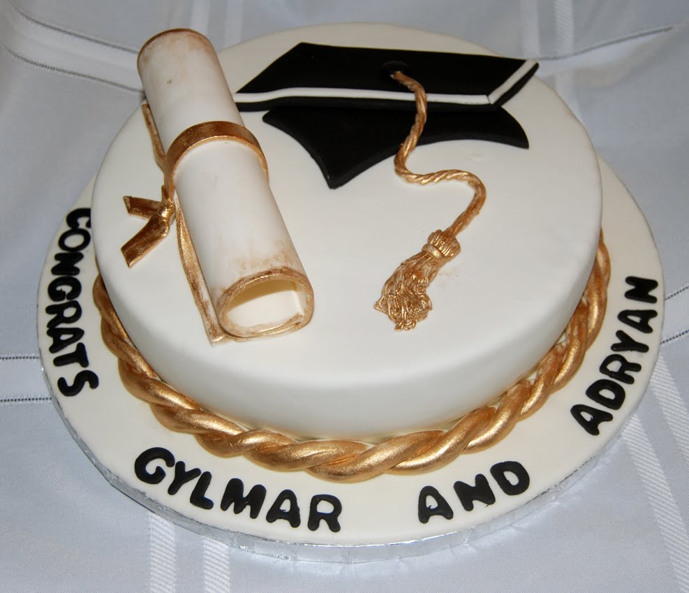 Leelees Cake-abilities: Cap and Diploma Grad Cake