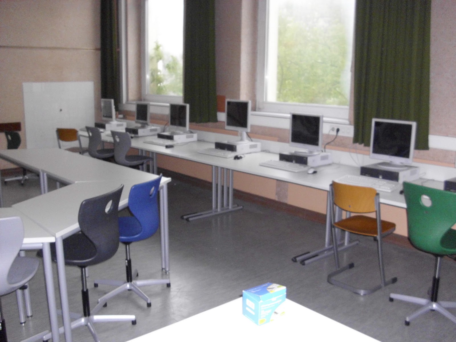 Schule am Schillerpark: Der Computerraum der siebten Klassen ist ...