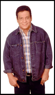 FPJ: THE FAMILIAR POsE