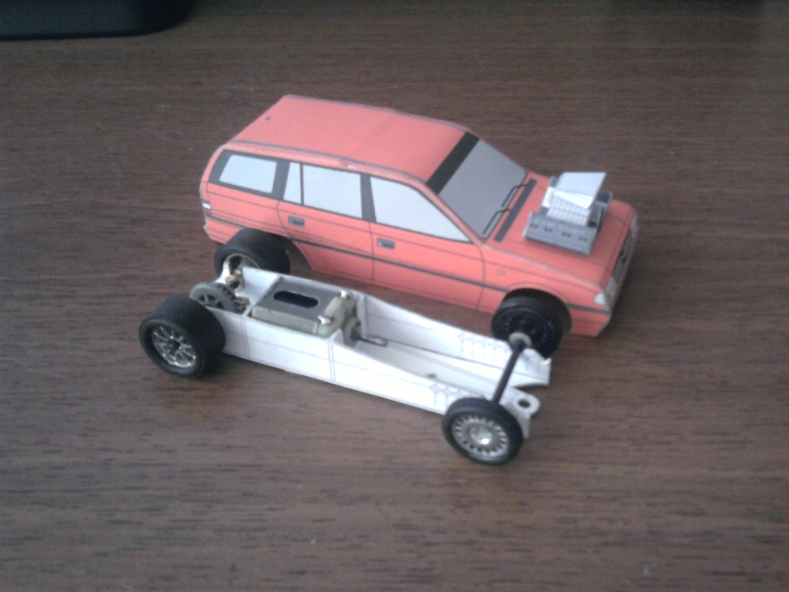 PAPERSLOTCAR: Paper Dragster