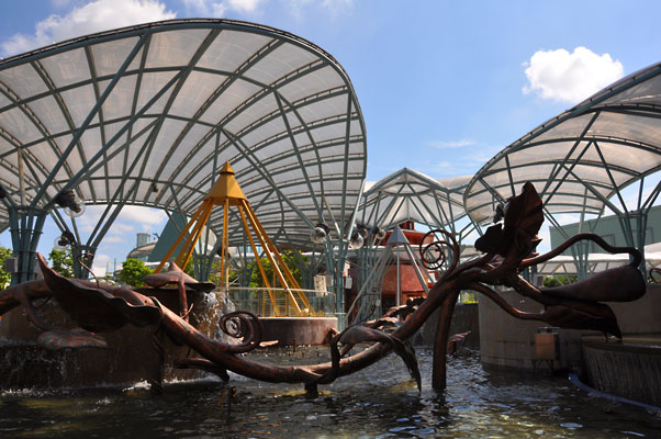 our life in Singapore: our visit to see Festive Walk at Sentosa