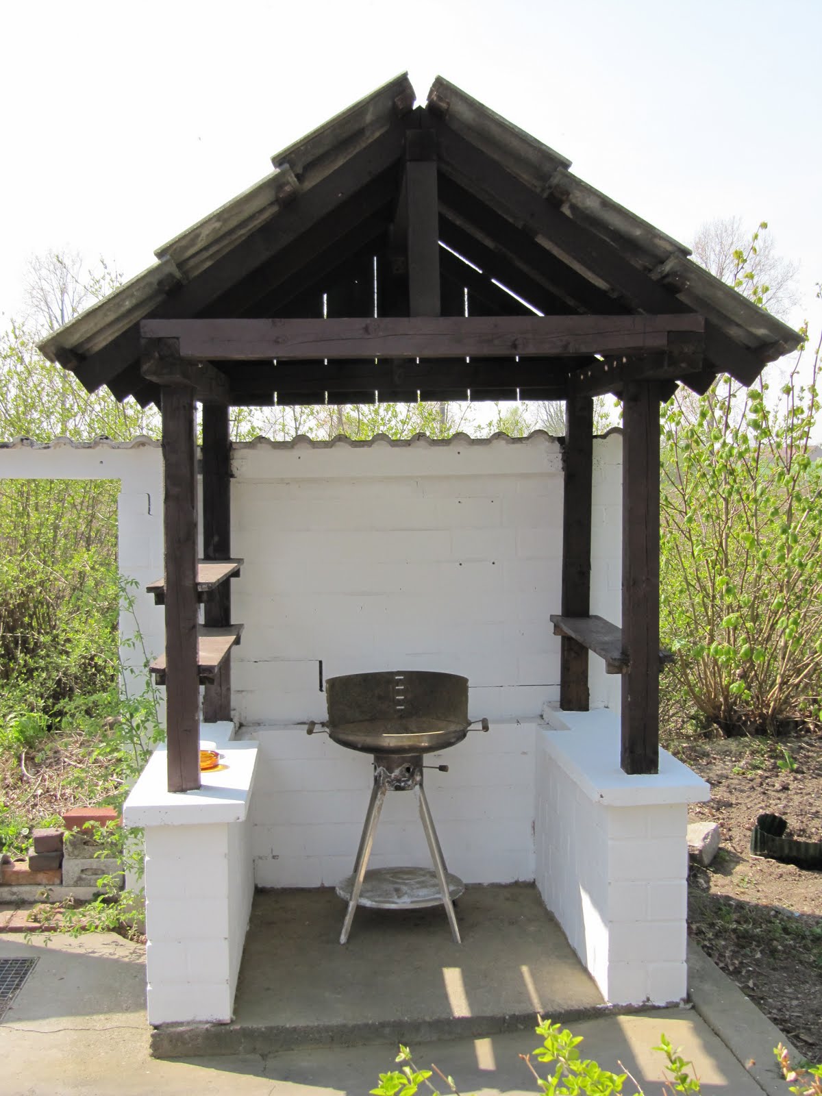 Höhlenbau: Evolution eines Grillhäuschens