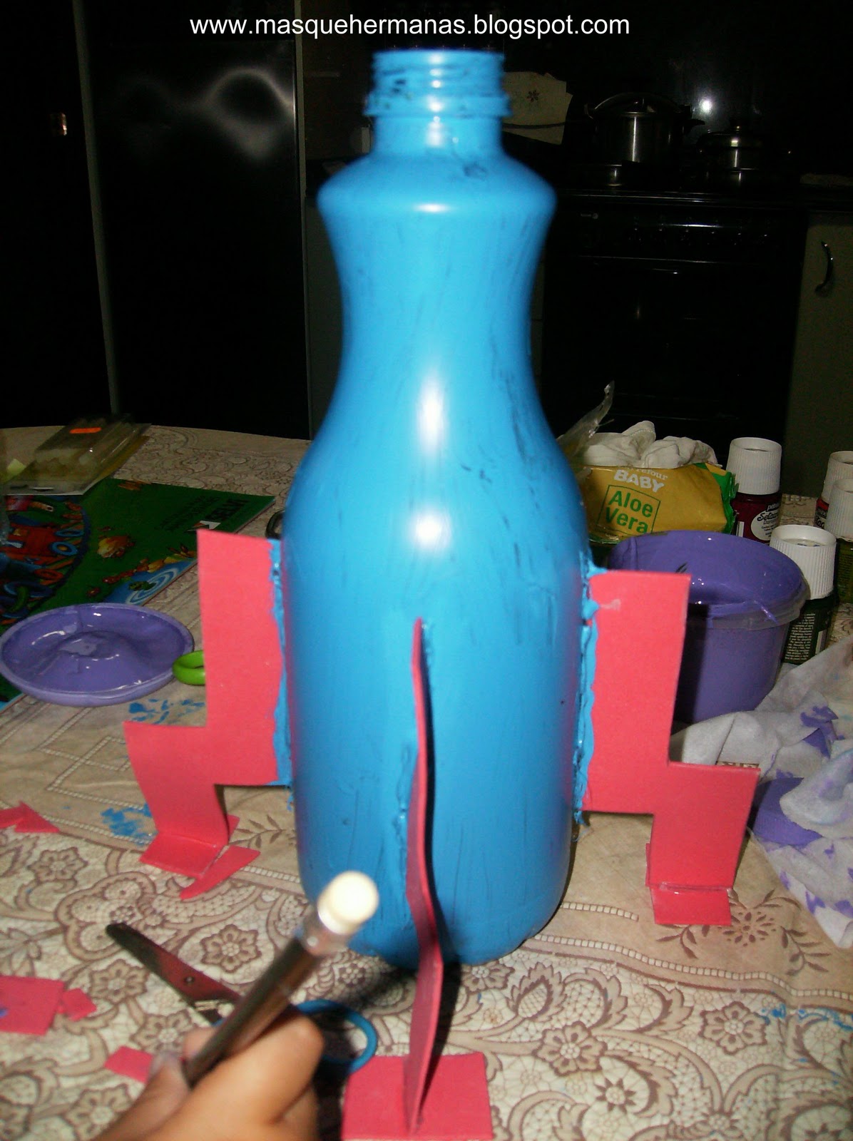 MÁS QUE HERMANAS: CREAR UN COHETE CON UNA BOTELLA DE PLÁSTICO