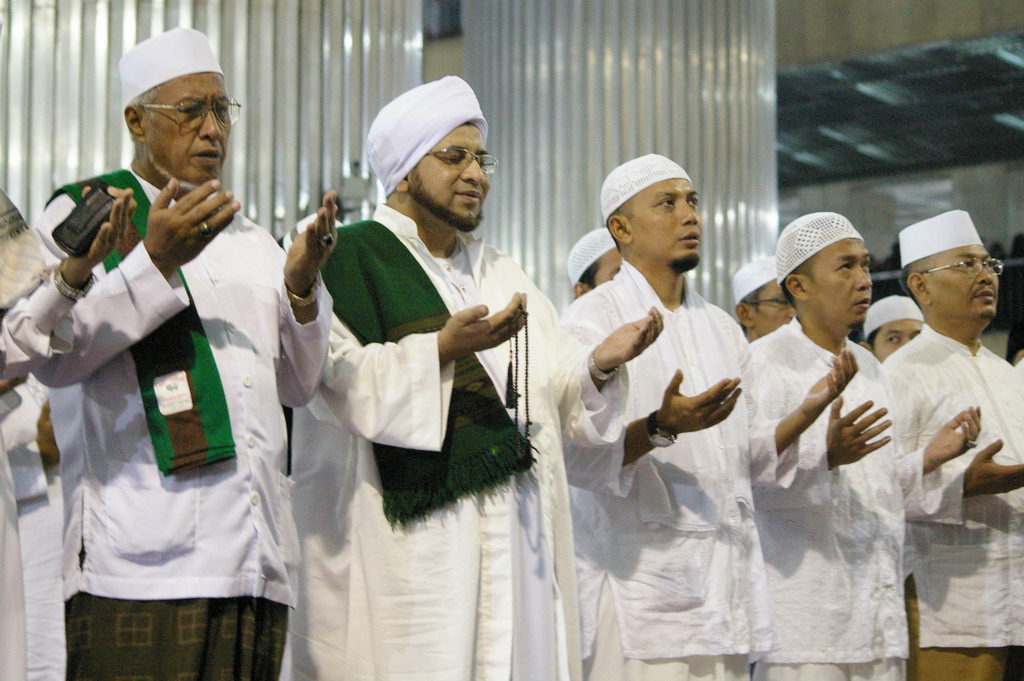 Maulid dan Sholawat: MAHALUL QIYAM SIMTHUD DUROR