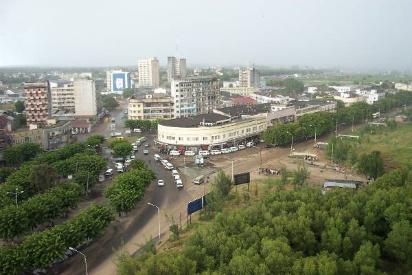 O MEU BAIRRO FERROVIARIO: Parabens Cidade da Beira!