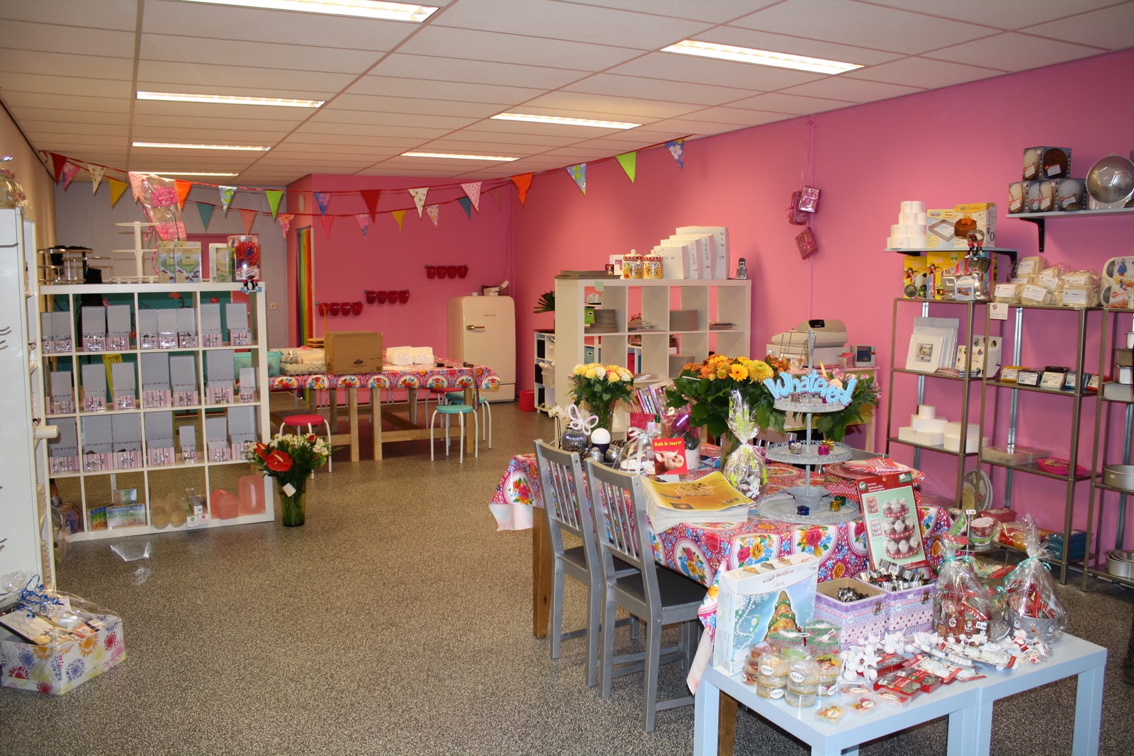 Karin's Taarten: Suus opent taartenwinkel