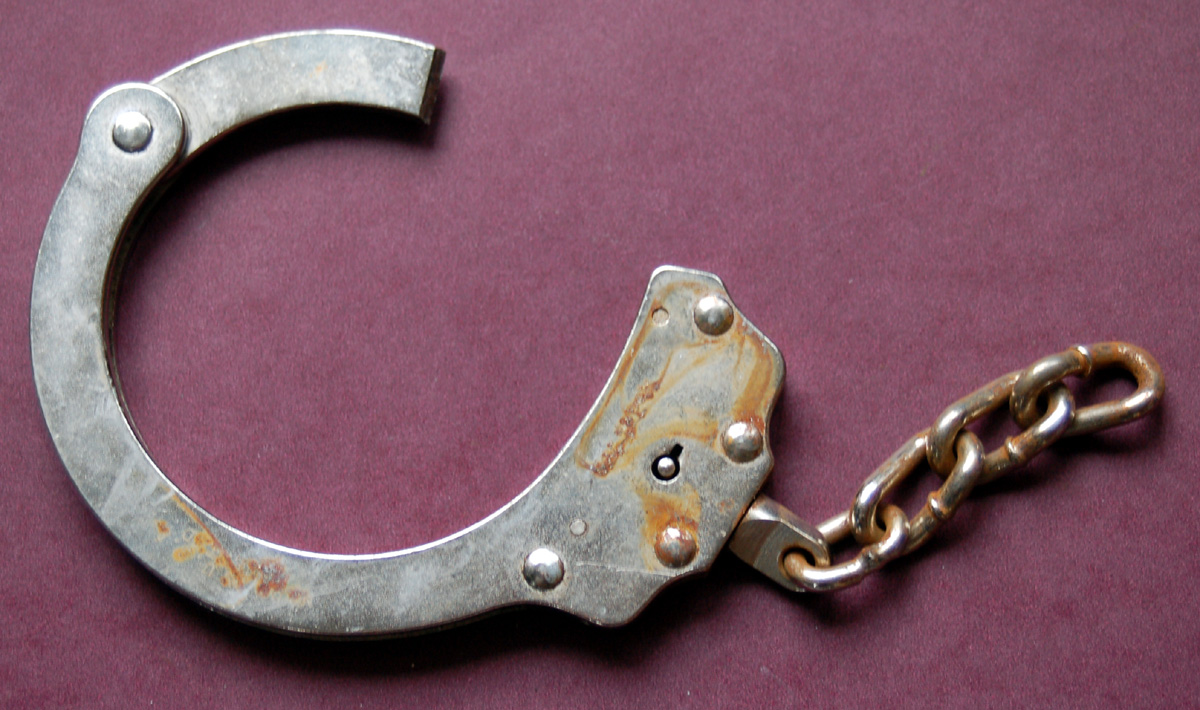 My Mind Bloggles: Lost Auction: Jin's Handcuffs