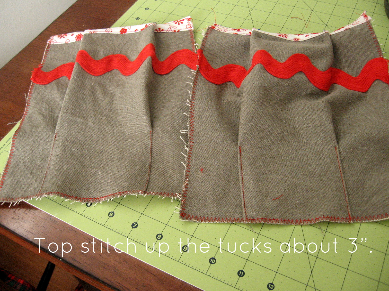 Pickup Some Creativity: Teacher's Coverall Apron Tutorial