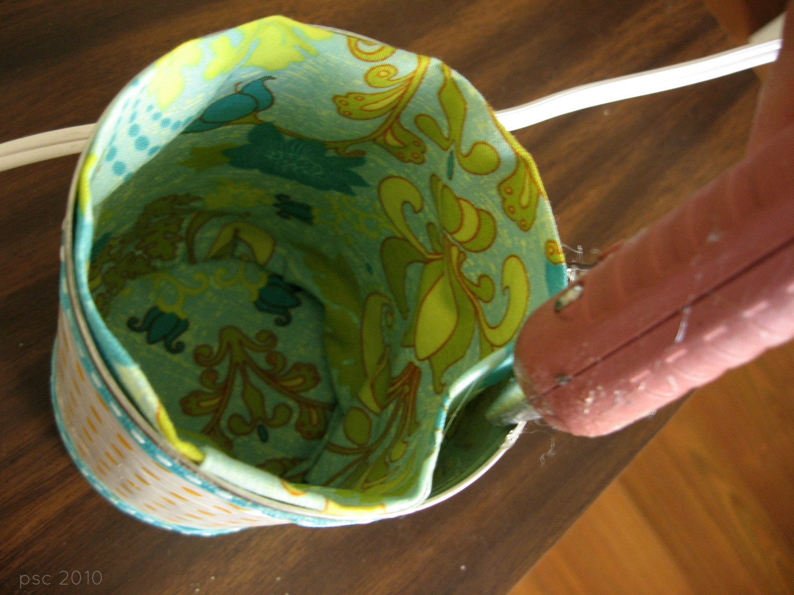 Pickup Some Creativity: Repurposed Fabric-lined Can Tutorial