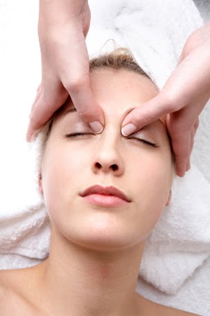 Learn Eye Massage To Have Stunning Eyes In Just Few Steps.....