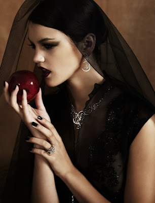 mode models blog: Kim Mccullough was born to model!