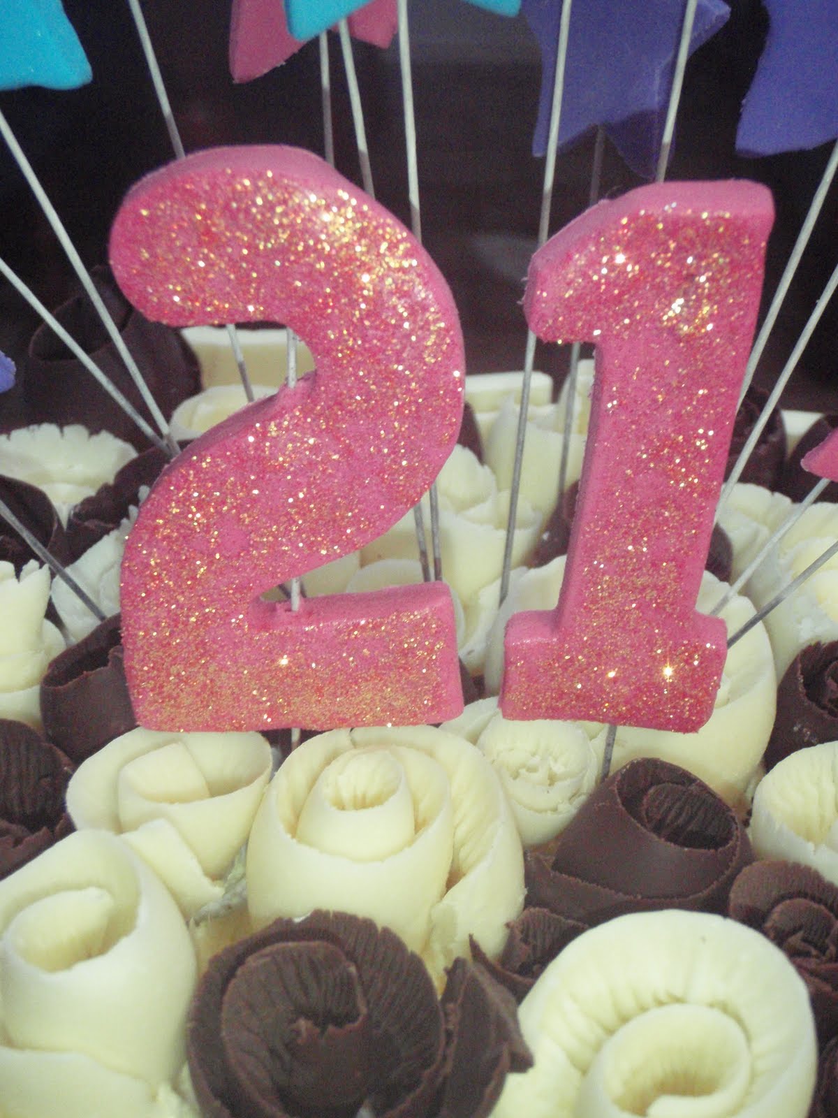 Cakes to your taste: White Chocolate 21st Birthday Cake