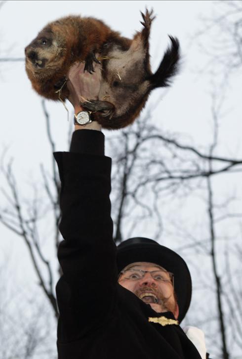 Showbiz Grossips: Did The Groundhog See His Shadow 2011 An Early Spring