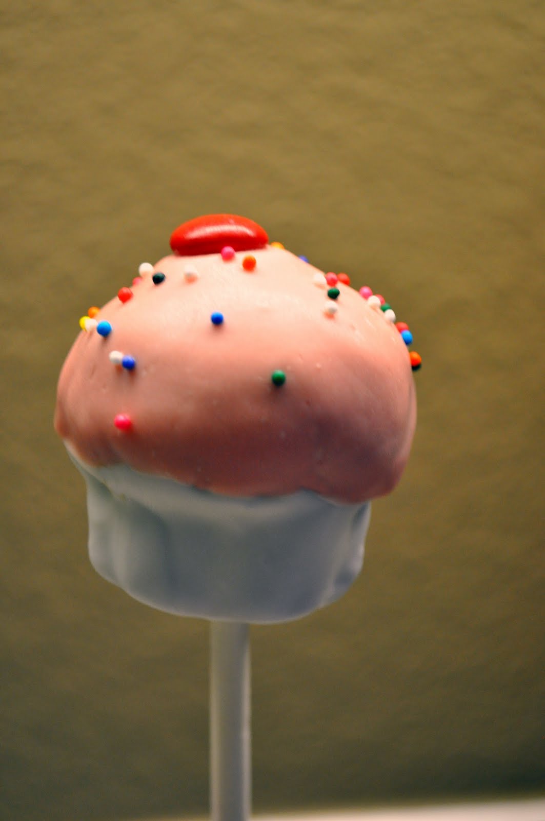 Iced by Amy: Cupcake Cake Pop - Disaster