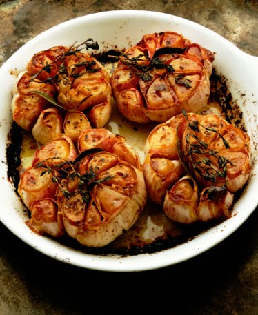 Um Q A4: Alho Assado