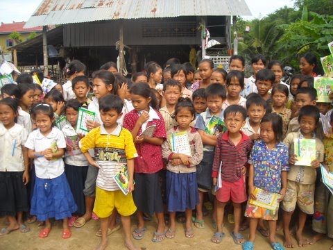CamKids: Donation by Muirkirk Primary School