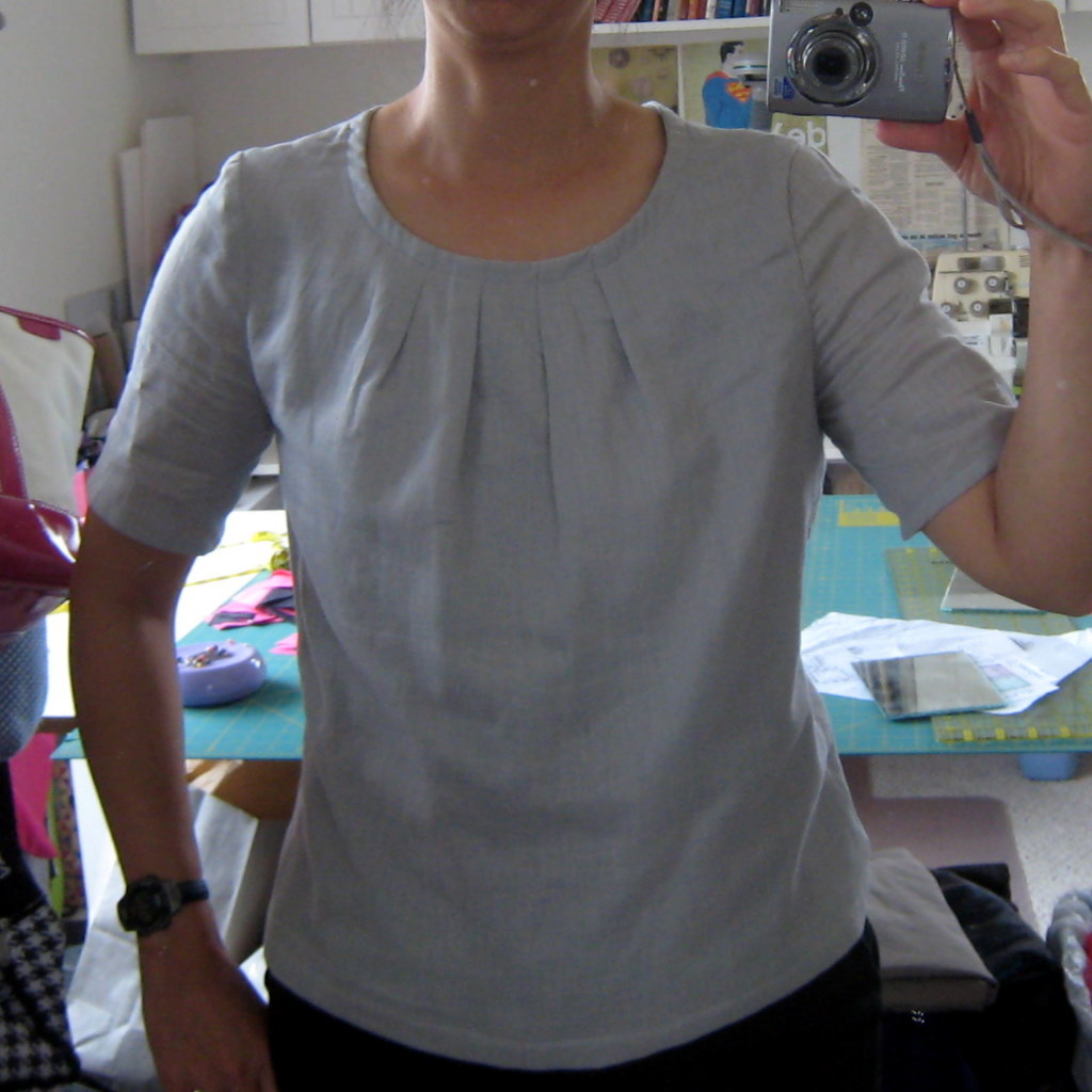 Bad Mom, Good Mom: Handmade Homemade (Vogue 8392)