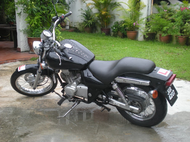 H a n G a r a j: Awie Sembilu Episode 175