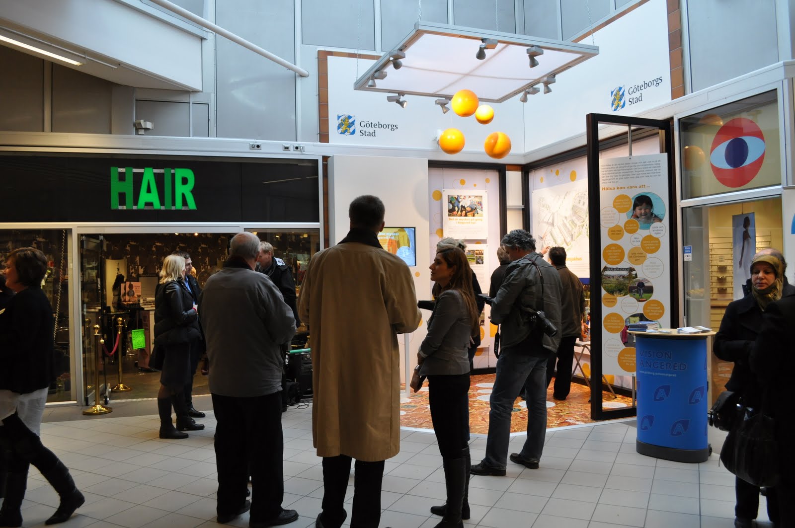 MORGONDAGENS SJUKVÅRD: Utställning i Angered Centrum