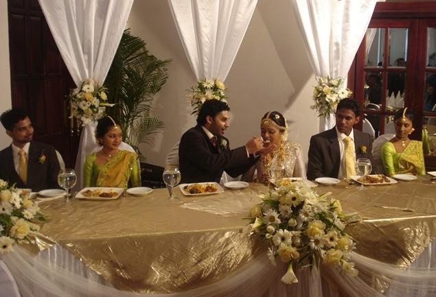 SRI LANKAN TASTE Fashion Magazine: Popular actress and TV presenter ...