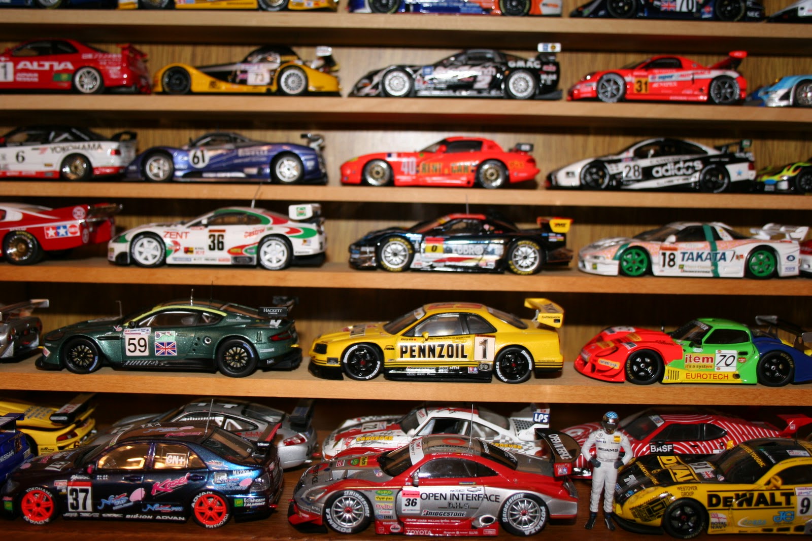 SERGIO GOLDVARG: Pictures of my scale model car collection