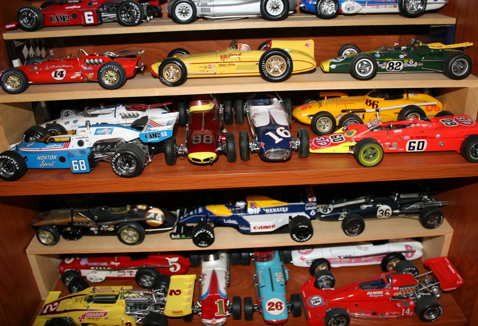 SERGIO GOLDVARG: Pictures of my scale model car collection