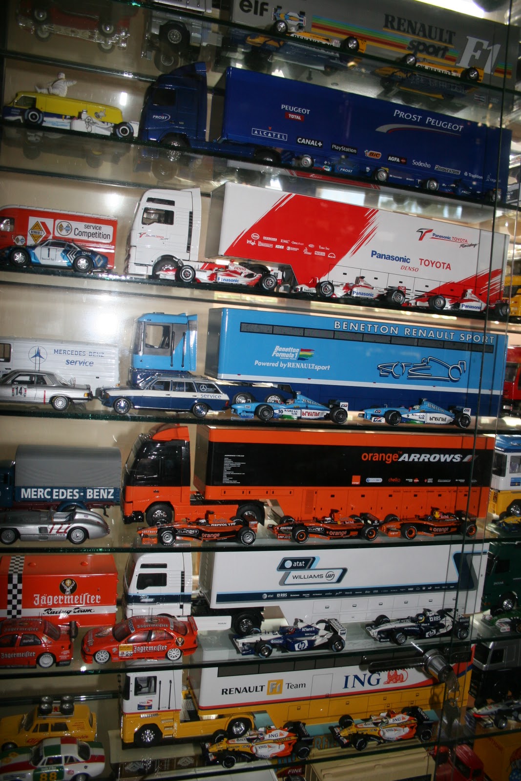 SERGIO GOLDVARG: Pictures of my scale model car collection