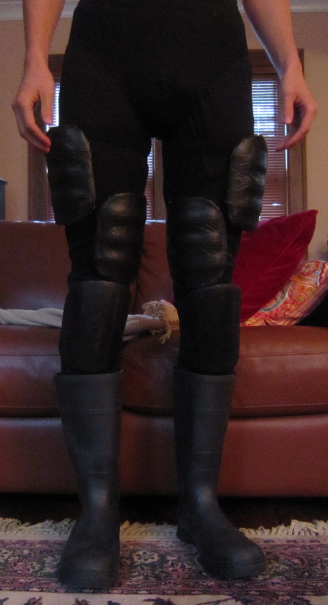 Chuck Does Art: DIY Batman Costume: Leg Armor