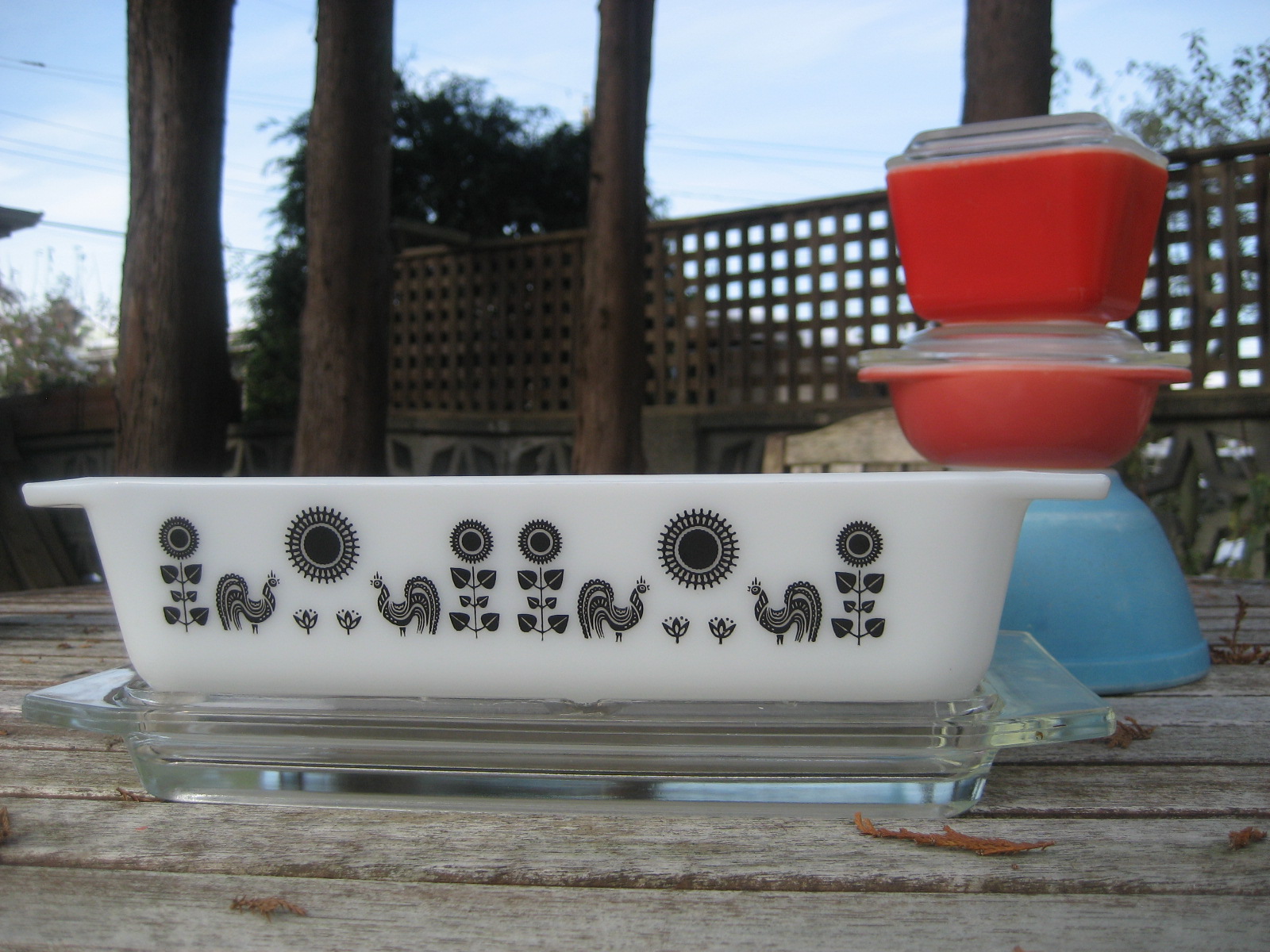 Six Balloons Vintage Delights: Vintage Pyrex Promotional Rooster Pan